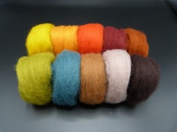 Gekaarde Wol - schapenvachtenlifestyle.nl |Ruime keuze naaldvilt ...